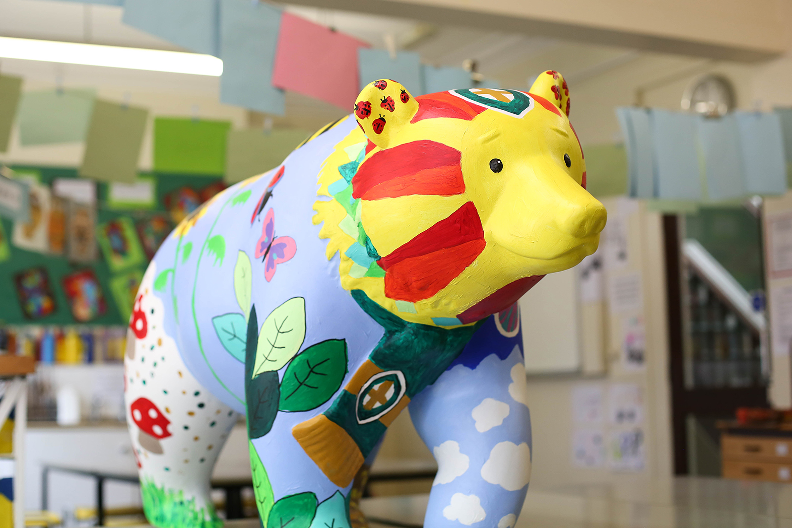 Artists collaborate to create Leeds Bear Hunt piece - Richmond House School